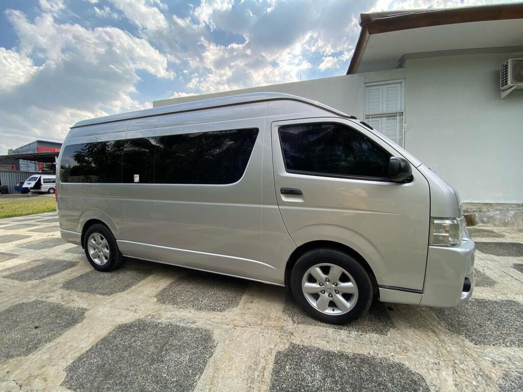 Mengenal Toyota Hiace Secara Detil Dan Komprehensif - Project Reoco